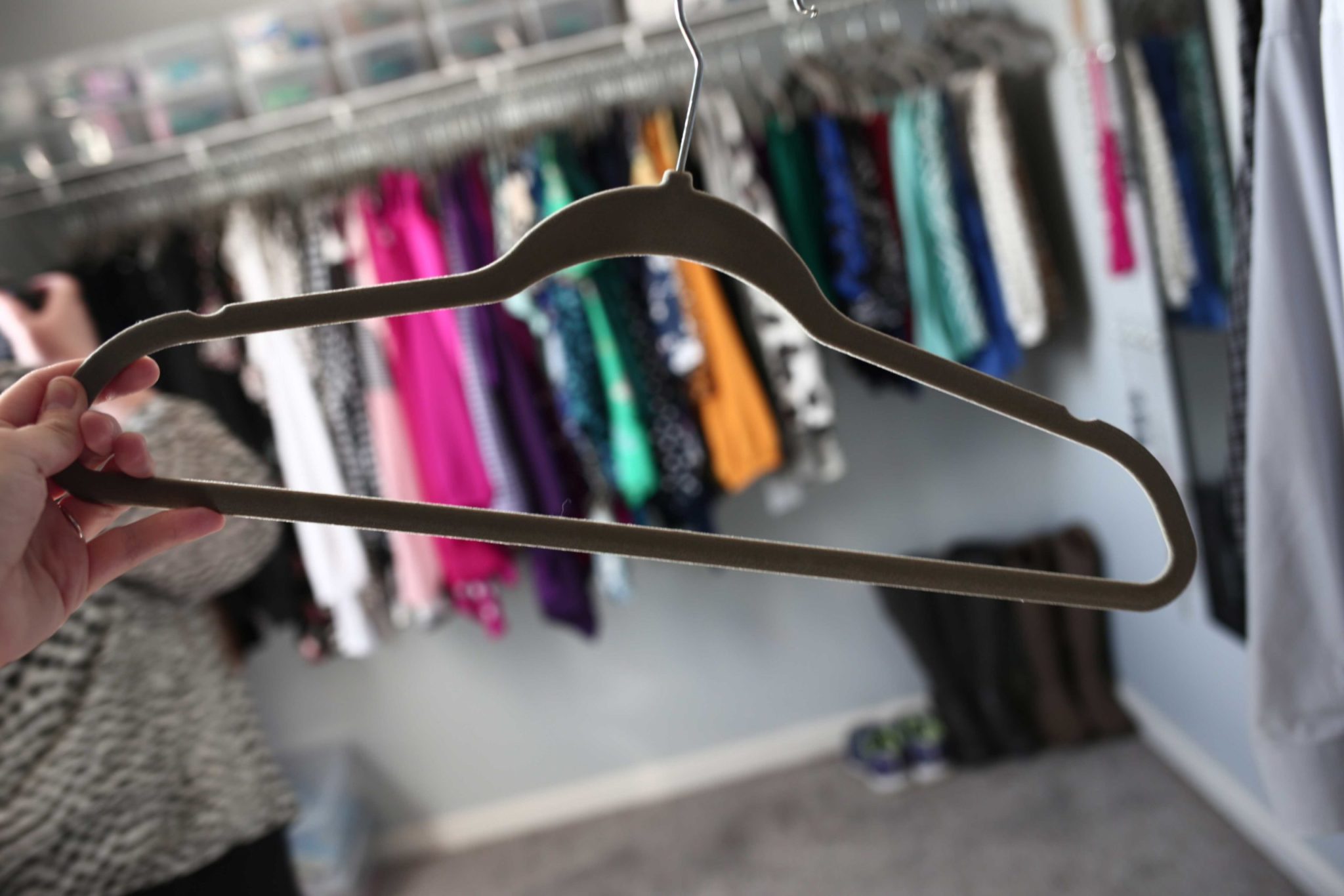 7 Easy Rules to Keep Your Closet Decluttered! - Get Organized HQ
